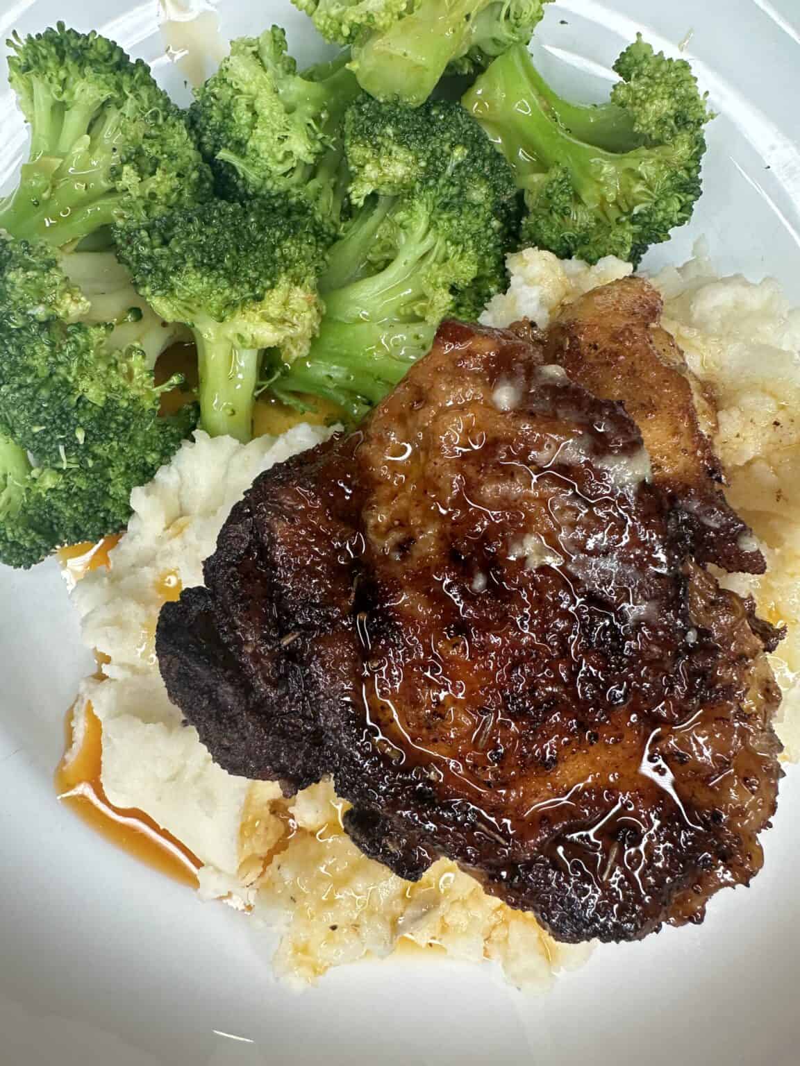 Easy Weeknight Juicy Chicken Thighs🍗 - Melissa Jo Real Recipes